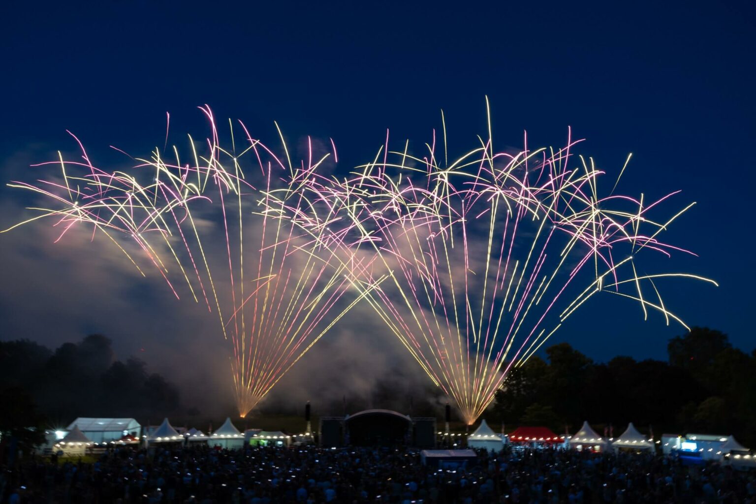 Cake fireworks (also known as Barrages or combination) are a very ...